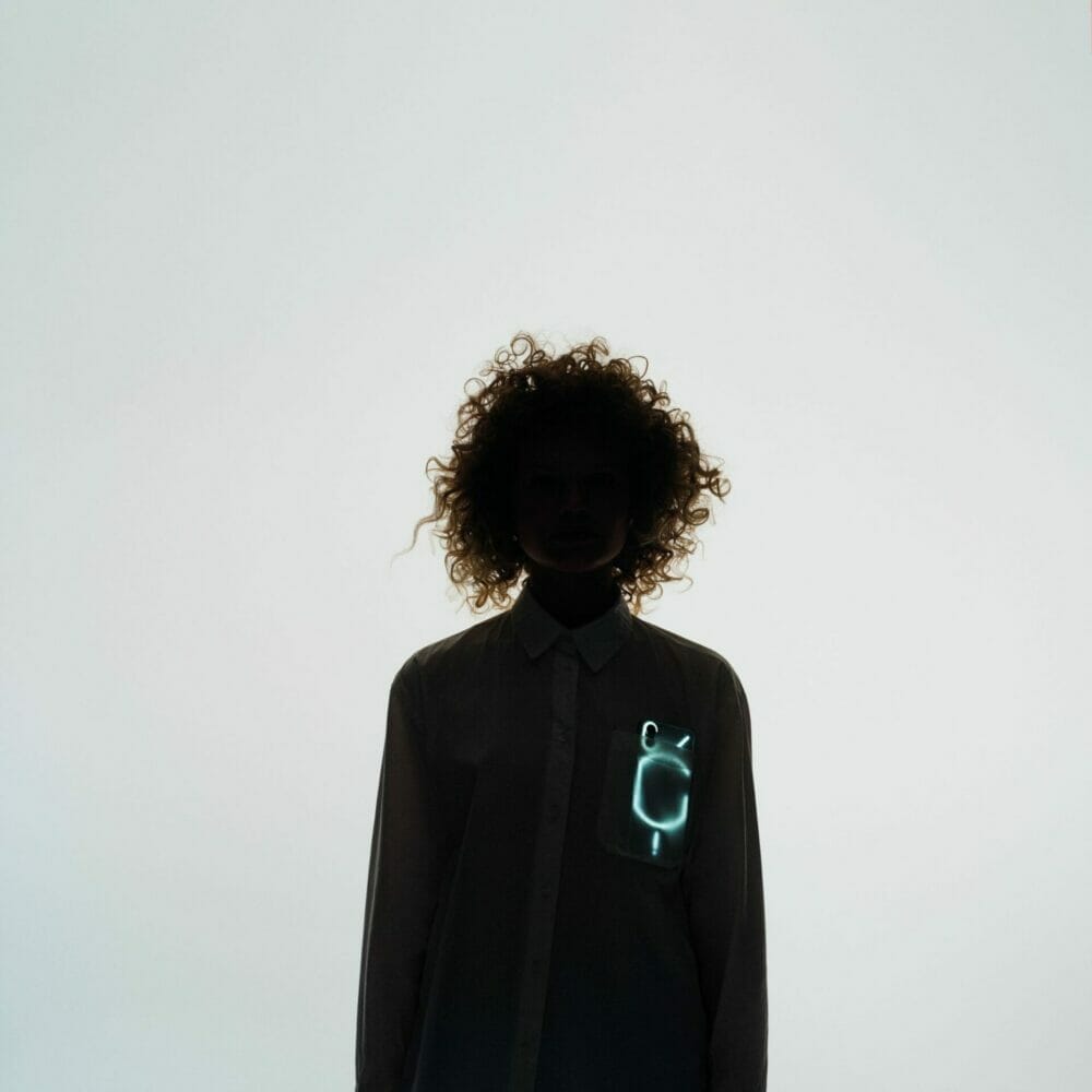 全世界都在等的智能手机：Nothing Phone (1) - ICON Malaysia